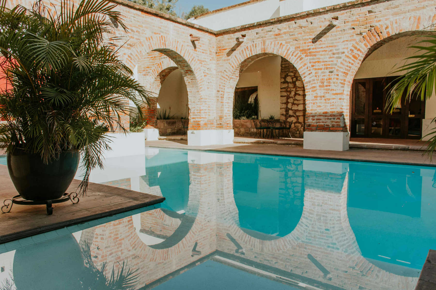 Commercial Swimming Pool Design & Construction | California